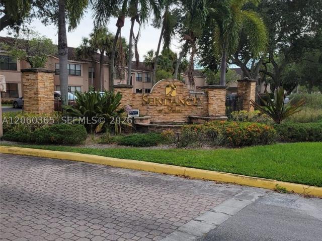 Luxury apartment complex for rent in Davie, United States