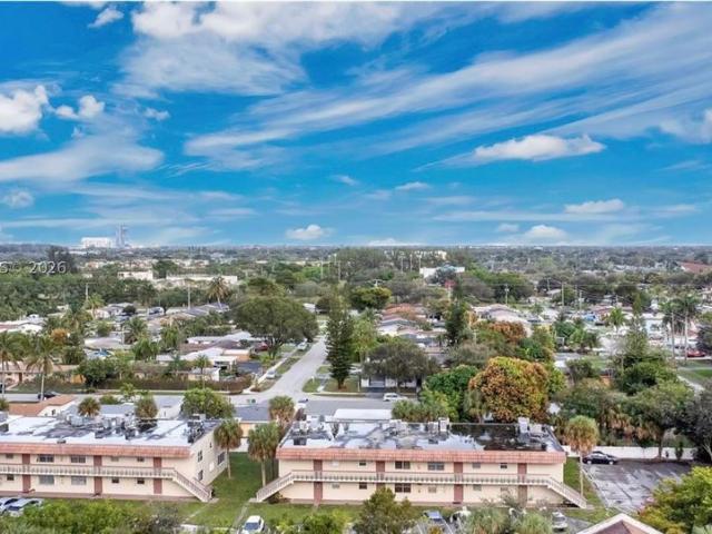 Luxury apartment complex for rent in Davie, United States