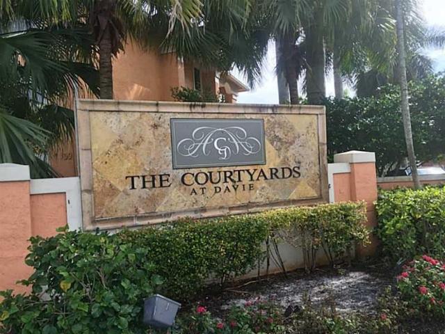 Luxury apartment complex for rent in Davie, United States