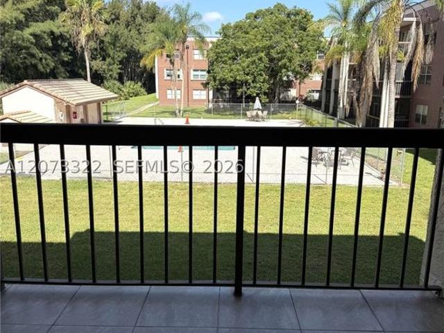 Luxury apartment complex for rent in Davie, United States