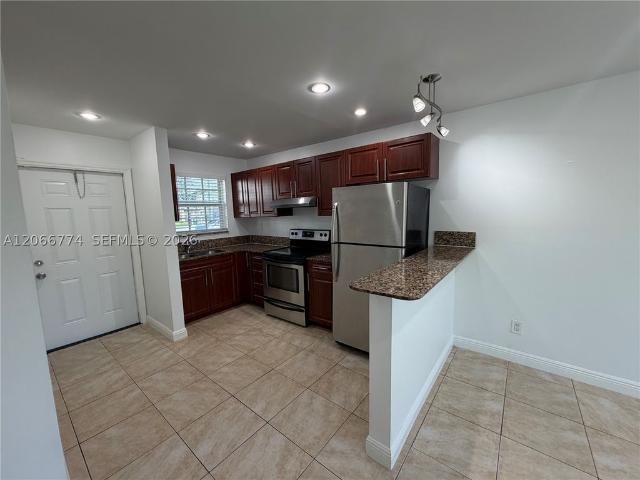 Luxury apartment complex for rent in Davie, United States