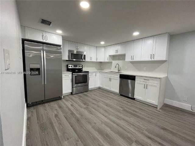 Luxury apartment complex for rent in Davie, United States