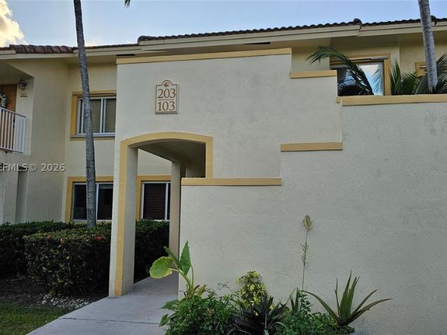 Luxury apartment complex for rent in Davie, United States