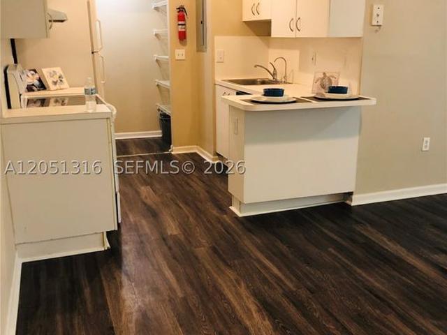 Luxury apartment complex for rent in Davie, United States