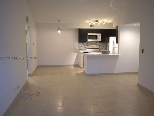 Luxury apartment complex for rent in Davie, United States