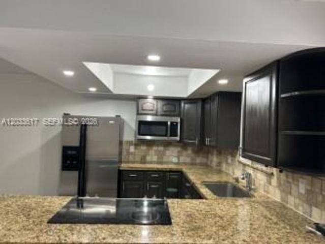 Luxury apartment complex for rent in Davie, United States