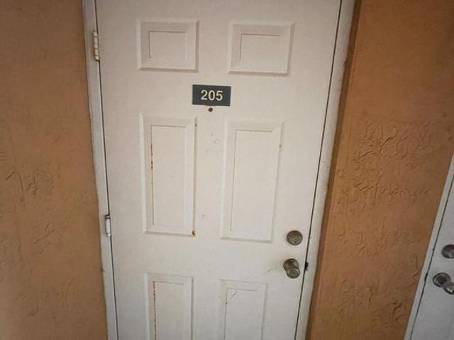 Luxury apartment complex for rent in Davie, United States