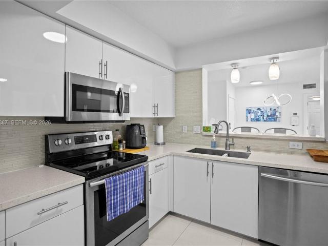 Luxury apartment complex for rent in Dania Beach, Florida
