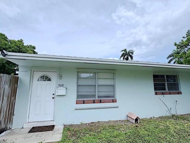 Luxury apartment complex for rent in Dania Beach, Florida