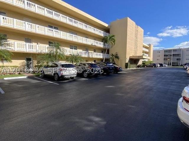 Luxury apartment complex for rent in Dania Beach, Florida