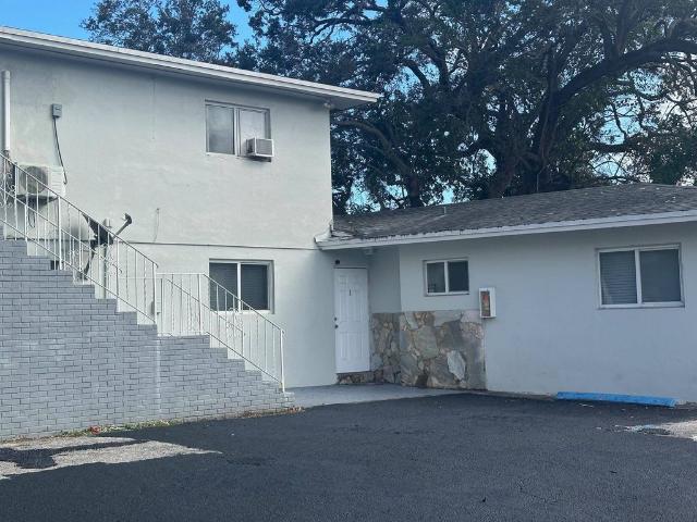 Luxury apartment complex for rent in Dania Beach, United States