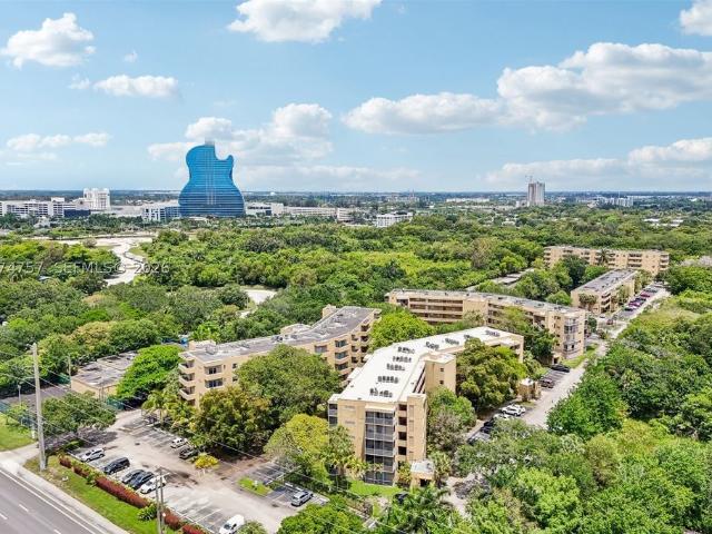 Luxury apartment complex for rent in Dania Beach, United States