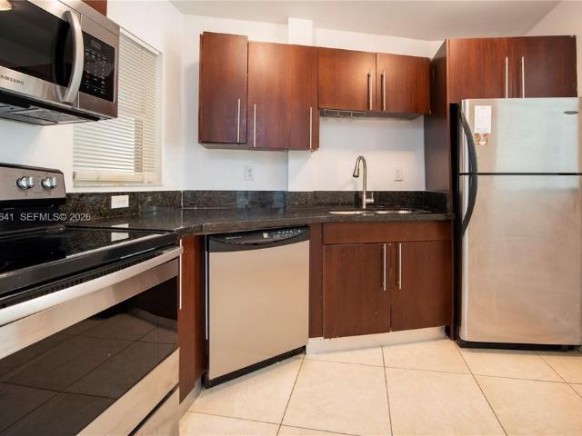 Luxury apartment complex for rent in Dania Beach, United States