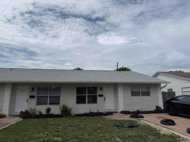 Luxury apartment complex for rent in Deerfield Beach, Florida