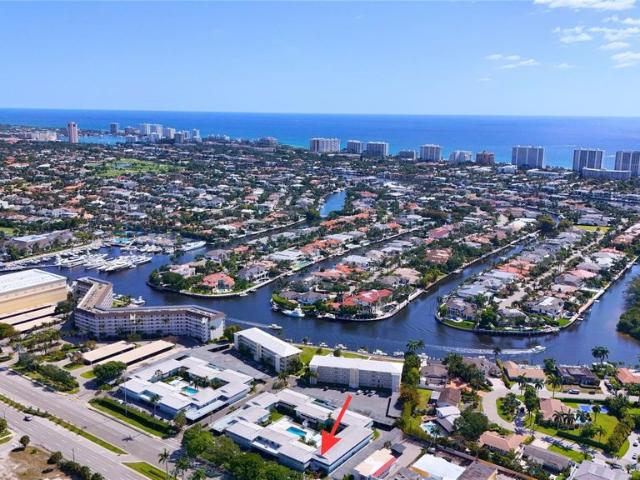 Luxury apartment complex for rent in Deerfield Beach, Florida