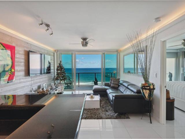 Luxury apartment complex for rent in Deerfield Beach, Florida