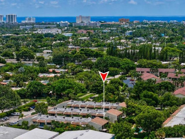 Luxury apartment complex for rent in Deerfield Beach, Florida