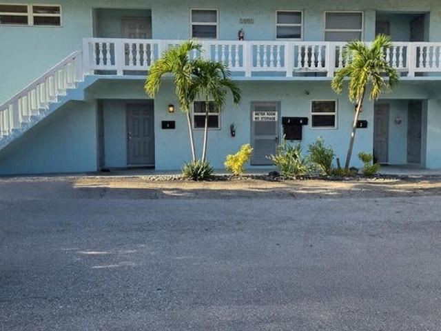 Luxury apartment complex for rent in Deerfield Beach, Florida