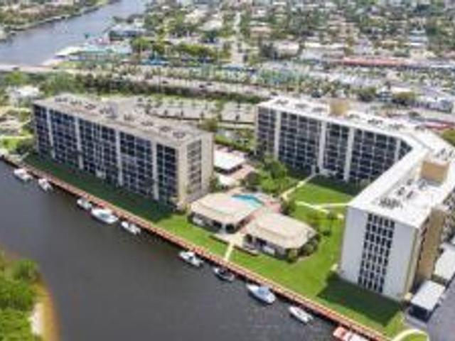 Luxury apartment complex for rent in Deerfield Beach, Florida