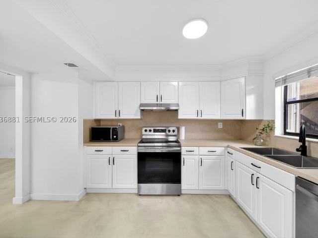 Luxury apartment complex for rent in Deerfield Beach, Florida