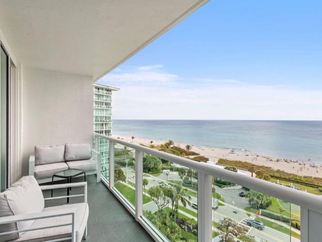 Luxury apartment complex for rent in Deerfield Beach, Florida