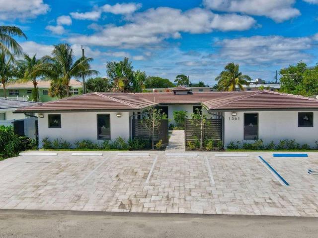 Luxury apartment complex for rent in Deerfield Beach, Florida