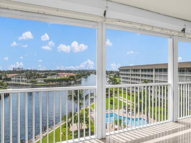 Luxury apartment complex for rent in Deerfield Beach, Florida