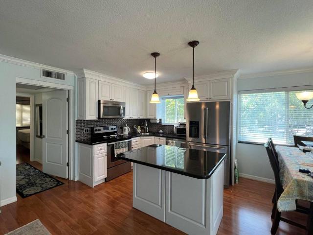 Luxury apartment complex for rent in Deerfield Beach, Florida