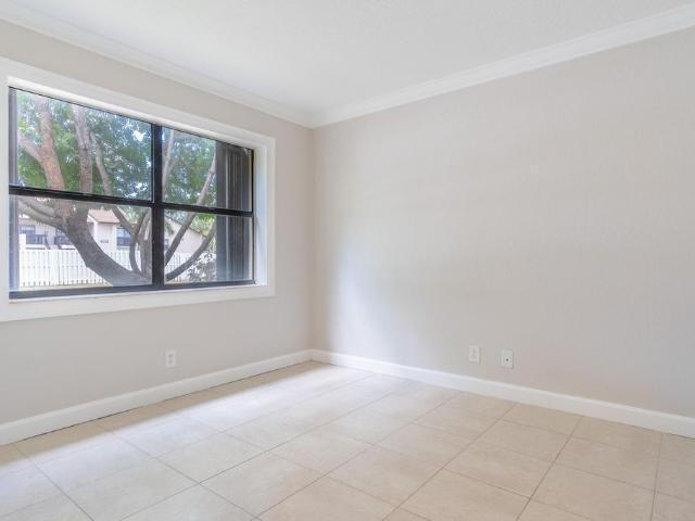Luxury apartment complex for rent in Deerfield Beach, Florida