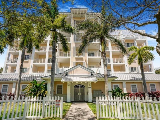 Luxury apartment complex for rent in Deerfield Beach, United States