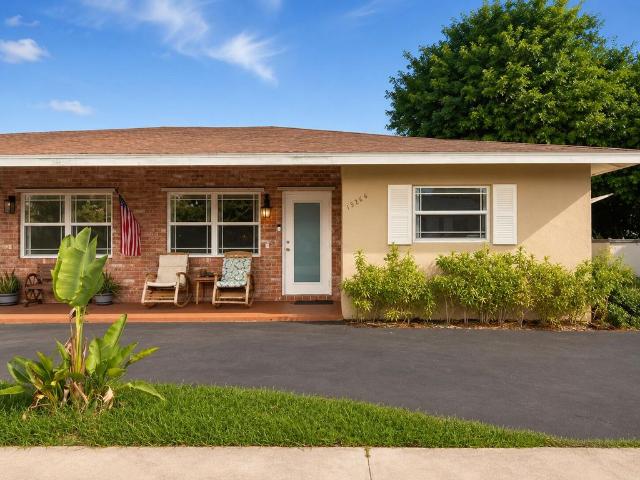 Luxury apartment complex for rent in Deerfield Beach, United States
