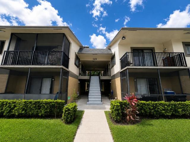 Luxury apartment complex for rent in Deerfield Beach, United States