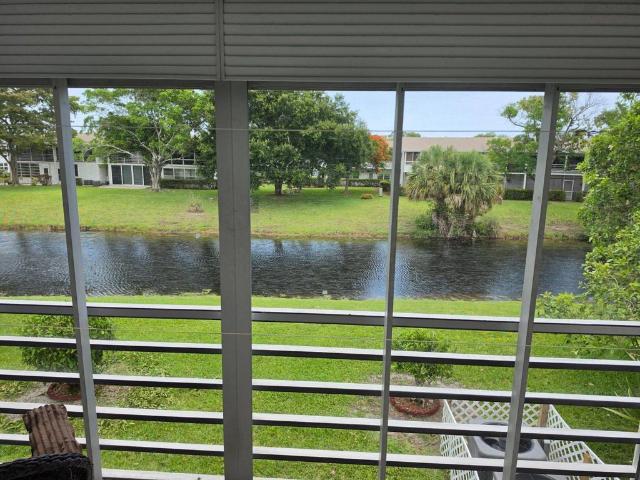 Luxury apartment complex for rent in Deerfield Beach, United States