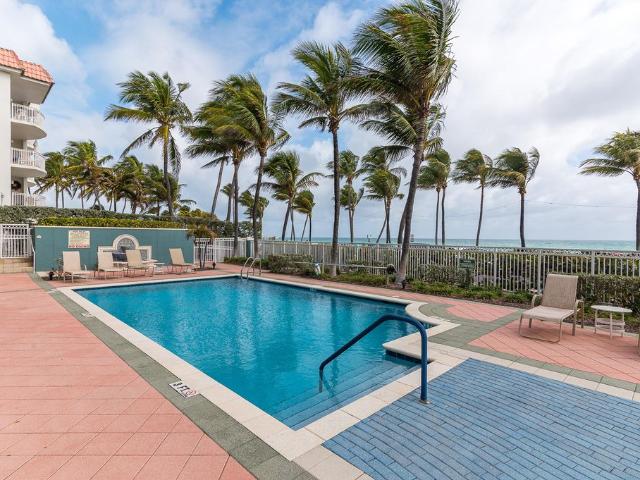 Luxury apartment complex for rent in Deerfield Beach, United States
