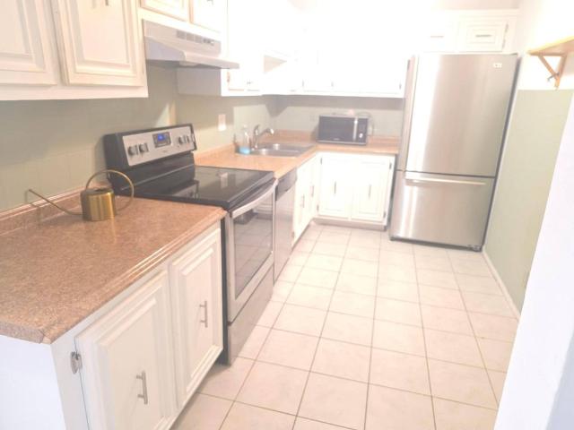 Luxury apartment complex for rent in Deerfield Beach, United States