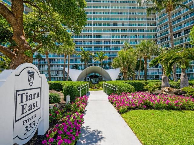 Luxury apartment complex for rent in Deerfield Beach, United States