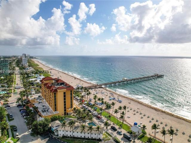 Luxury apartment complex for rent in Deerfield Beach, United States
