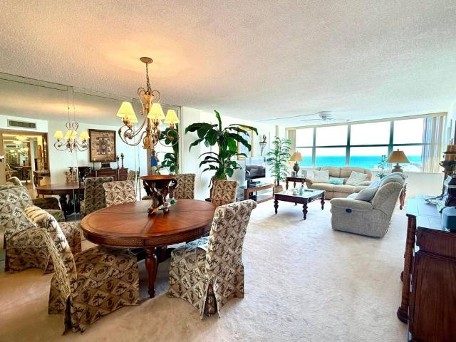 Luxury apartment complex for rent in Deerfield Beach, United States