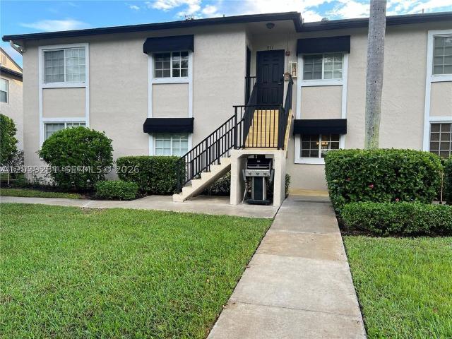 Luxury apartment complex for rent in Deerfield Beach, United States