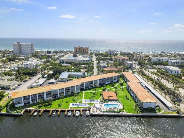 Luxury apartment complex for rent in Deerfield Beach, United States