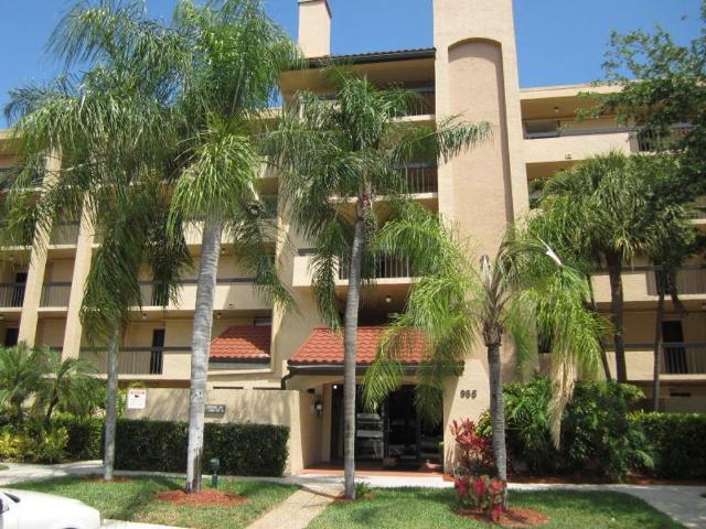 Luxury apartment complex for rent in Delray Beach, Florida