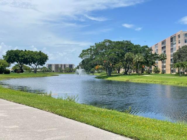 Luxury apartment complex for rent in Delray Beach, Florida