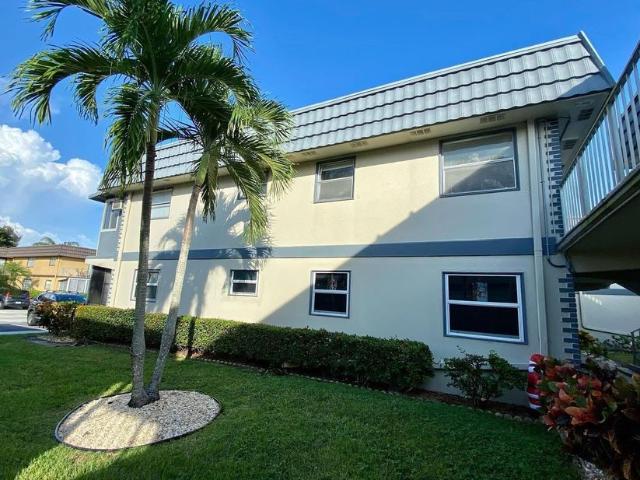 Luxury apartment complex for rent in Delray Beach, Florida