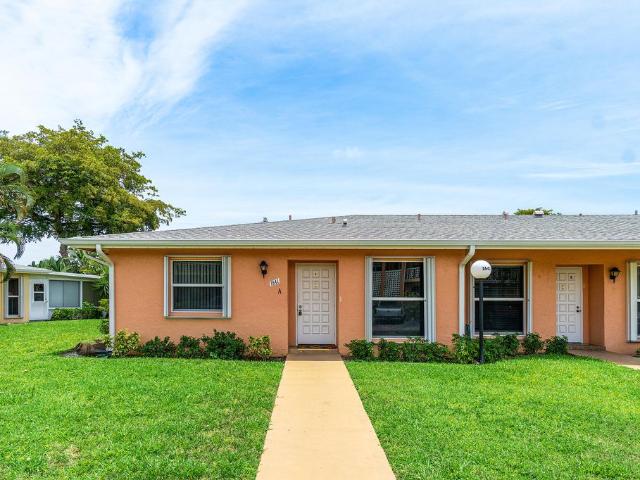 Luxury apartment complex for rent in Delray Beach, Florida