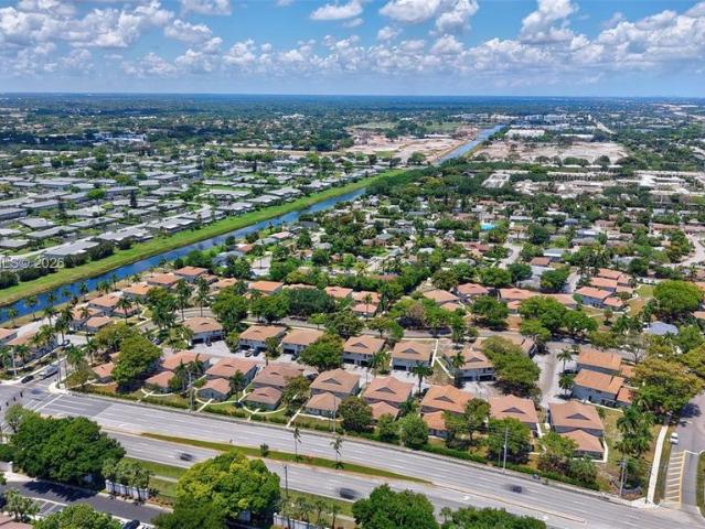 Luxury apartment complex for rent in Delray Beach, Florida
