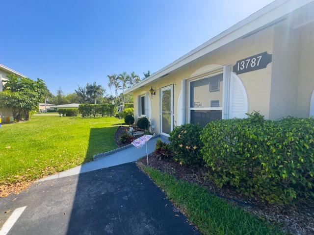 Luxury apartment complex for rent in Delray Beach, Florida