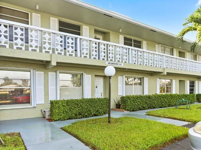 Luxury apartment complex for rent in Delray Beach, Florida