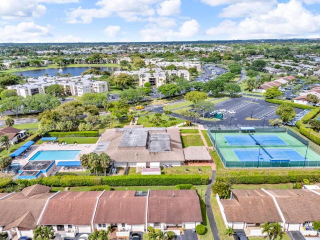 Luxury apartment complex for rent in Delray Beach, Florida