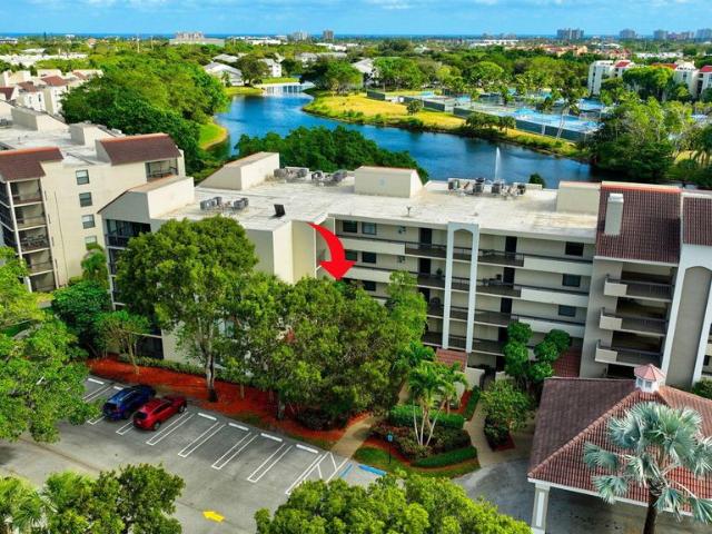 Luxury apartment complex for rent in Delray Beach, Florida