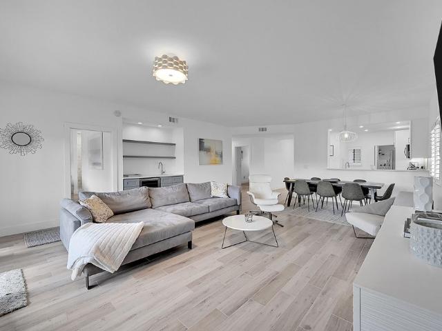 Luxury apartment complex for rent in Delray Beach, Florida